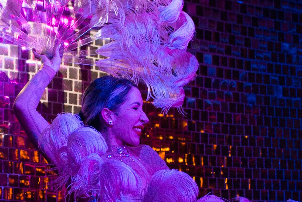 DinnerShow - Maison Milano | Burlesque, circus, live music, aerial show